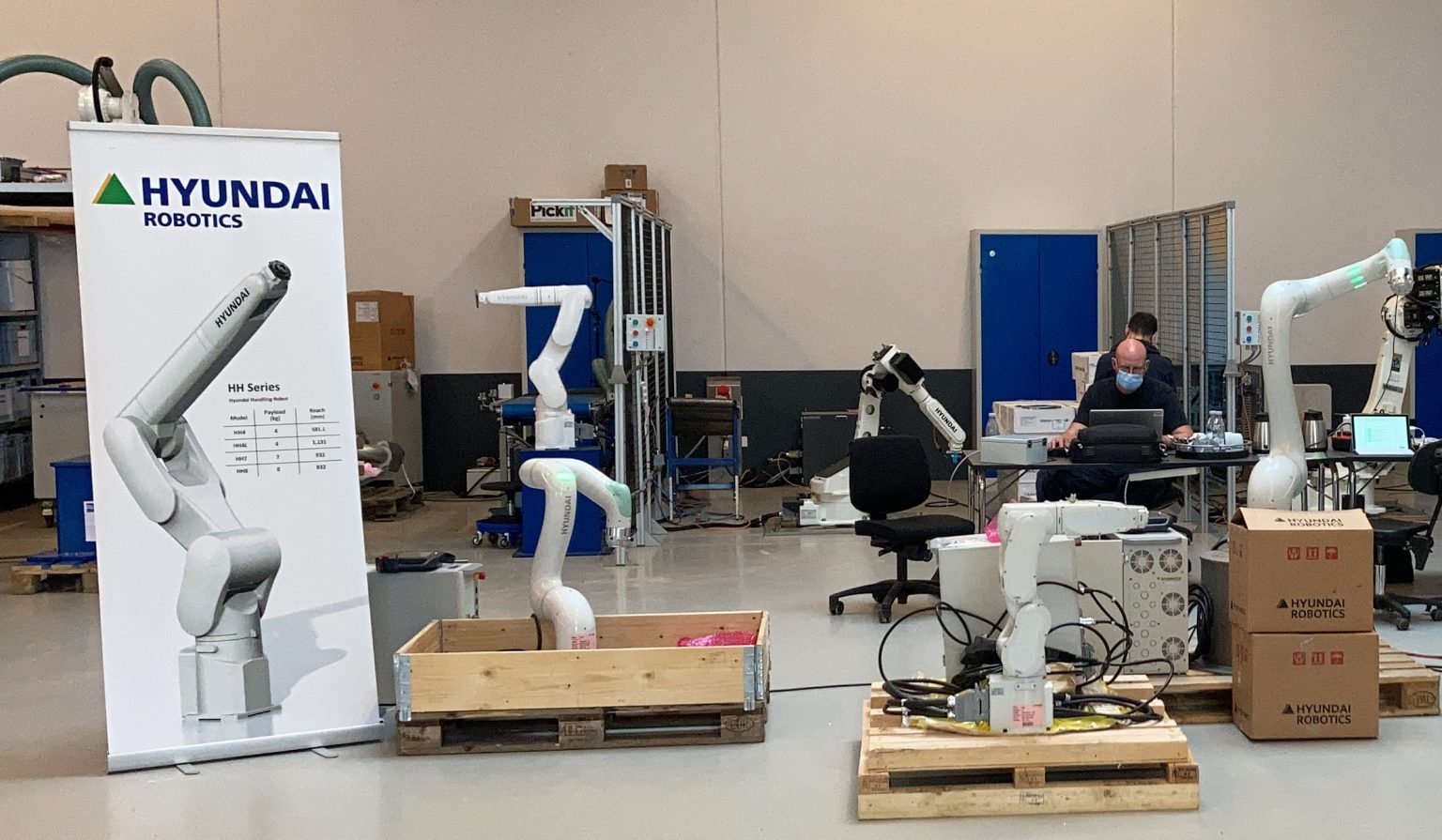 Hyundai Robotics visit - The latest robots from Hyundai Robotics ...