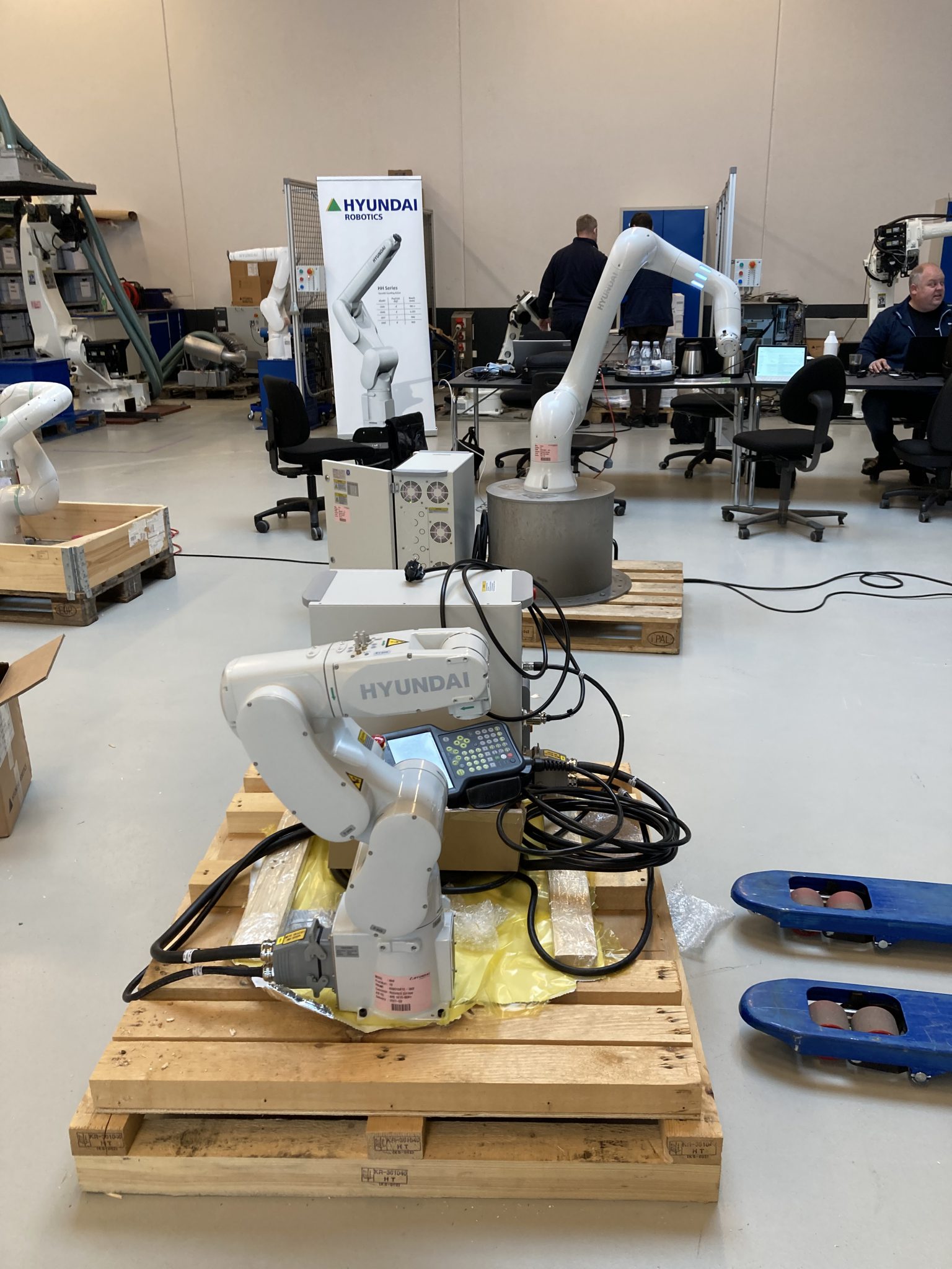 Hyundai Robotics visit - The latest robots from Hyundai Robotics ...